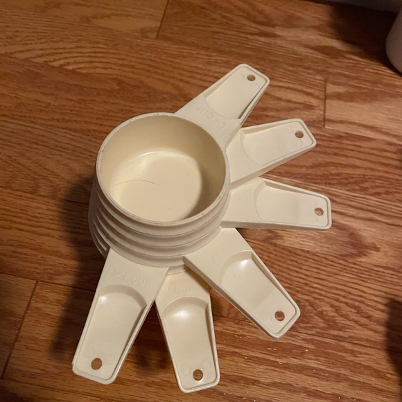 Tupperware | Kitchen | Tupperware Measuring Cups | Poshmark